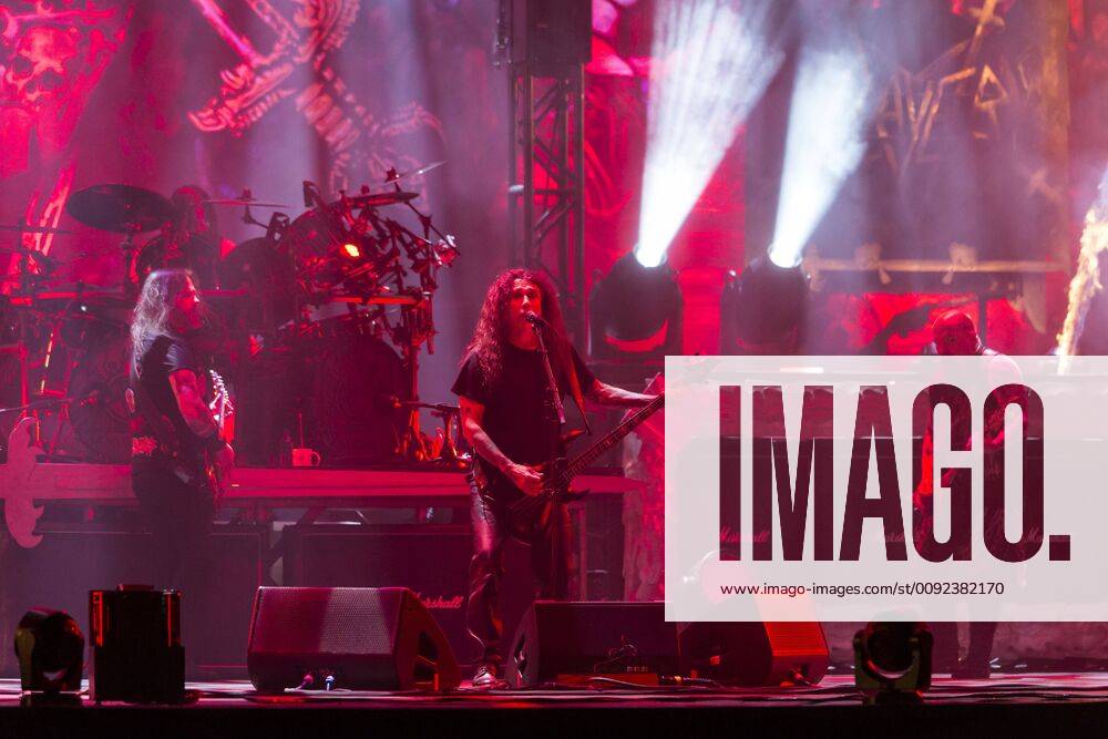 19 Slayer, singer and bassist Tom Araya, guitarist Kerry King ...