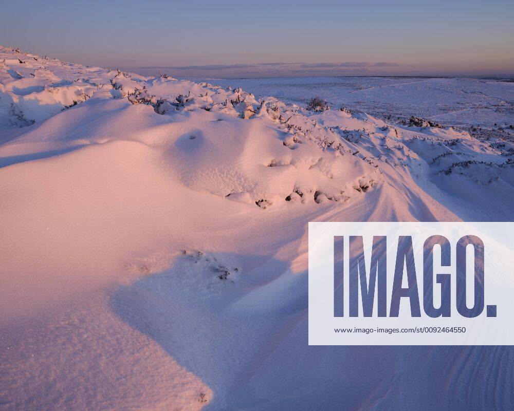 Bank of snow in early sunlight, Haytor, Bovey Tracey, Devon, England ...