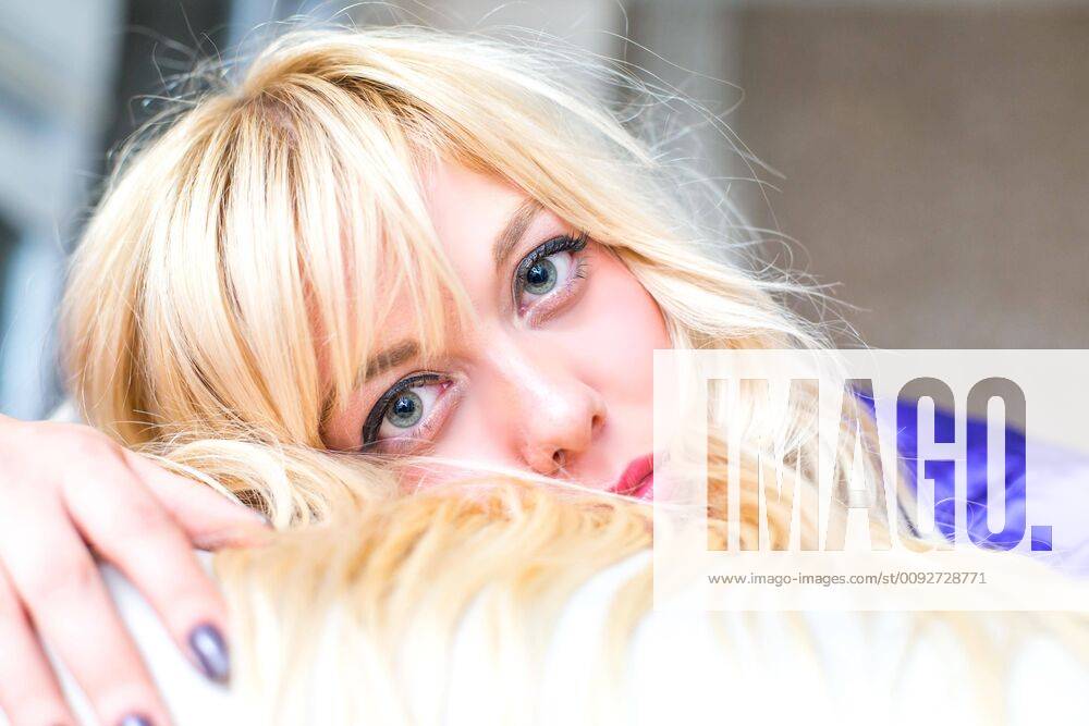 Blonde Wife In The Living Room Model Released Symbolfoto Y