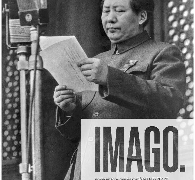 Mao Zedong proclaiming the founding of the People s Republic of China ...