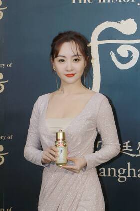 Shanghai, Shanghai, China: Chinese actors Yang rong Shanghai China - ZUMAs