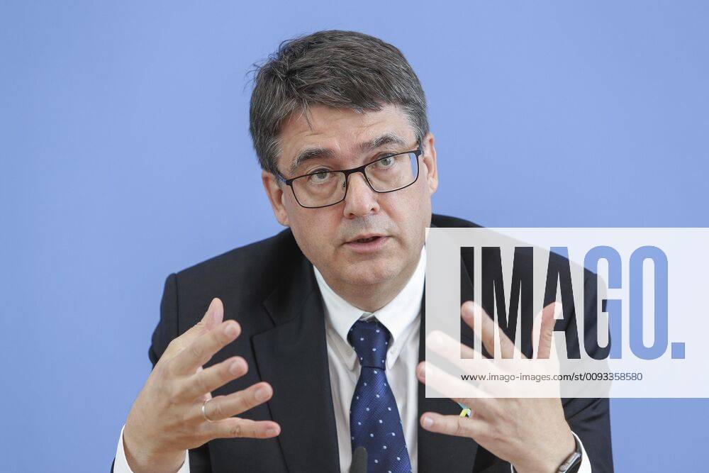 10 09 2019, Berlin, Germany Press conference National Cancer Prevention ...