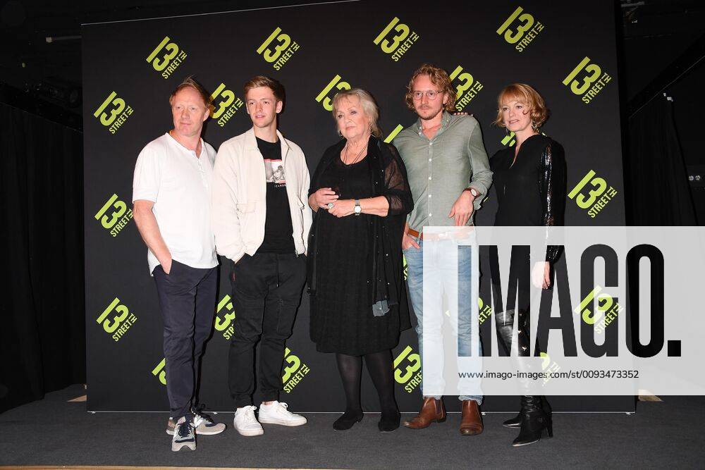 Simon Schwarz, Timur Bartels, Doris Kunstmann, Michael Podogil and Elke ...