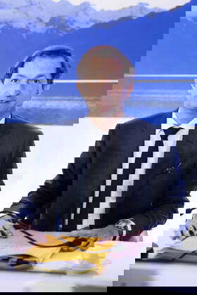 Paris, Suez stellt auf Pressekonferenz neue Strategie vor Paris, France ...