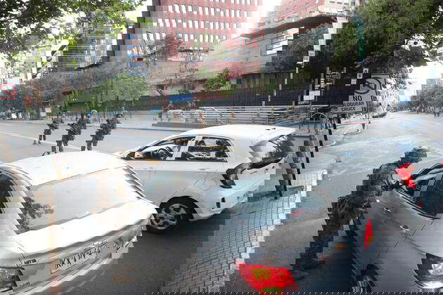 Demonstrations continue as military patrol during the curfew in ...