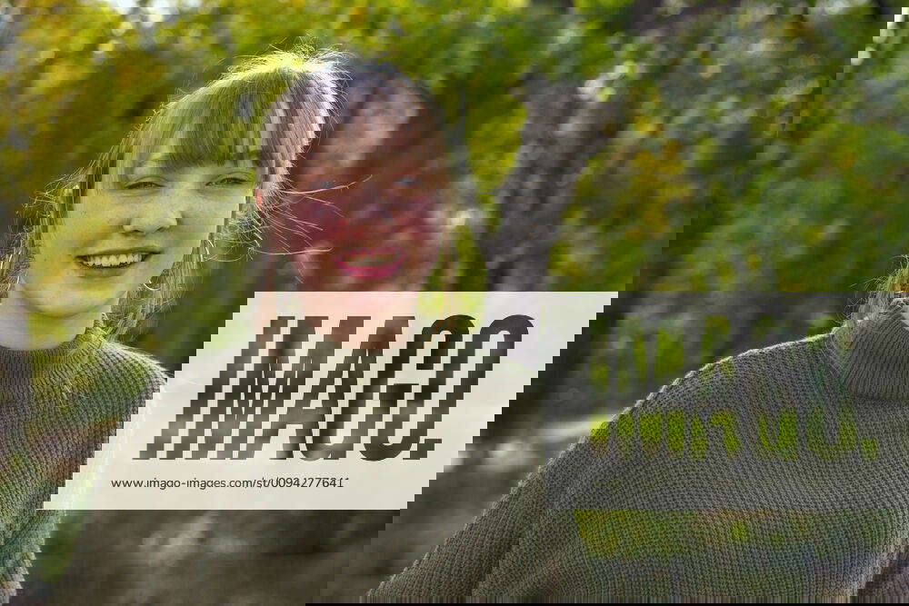 Ruby M Lichtenberg at the premiere of the movie Invisible Sue Plötzlich ...