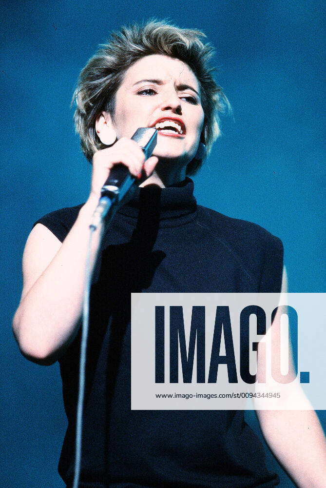 Carmel. Singer 01 October