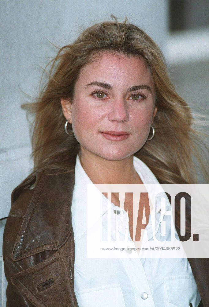 Valerie Gogan Actress Valerie Gogan 08 March 1996 Valerie Gogan Actress ...