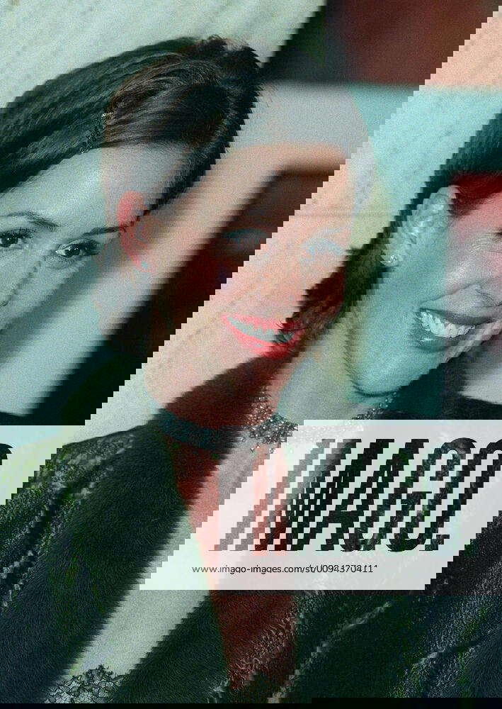 Embeth Davidtz Actress Embeth Davidtz 17 January 1998 Embeth Davidtz ...