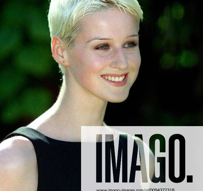 Simone Robertson Actress, Breakers Simone Robertson 14 August 1998 ...