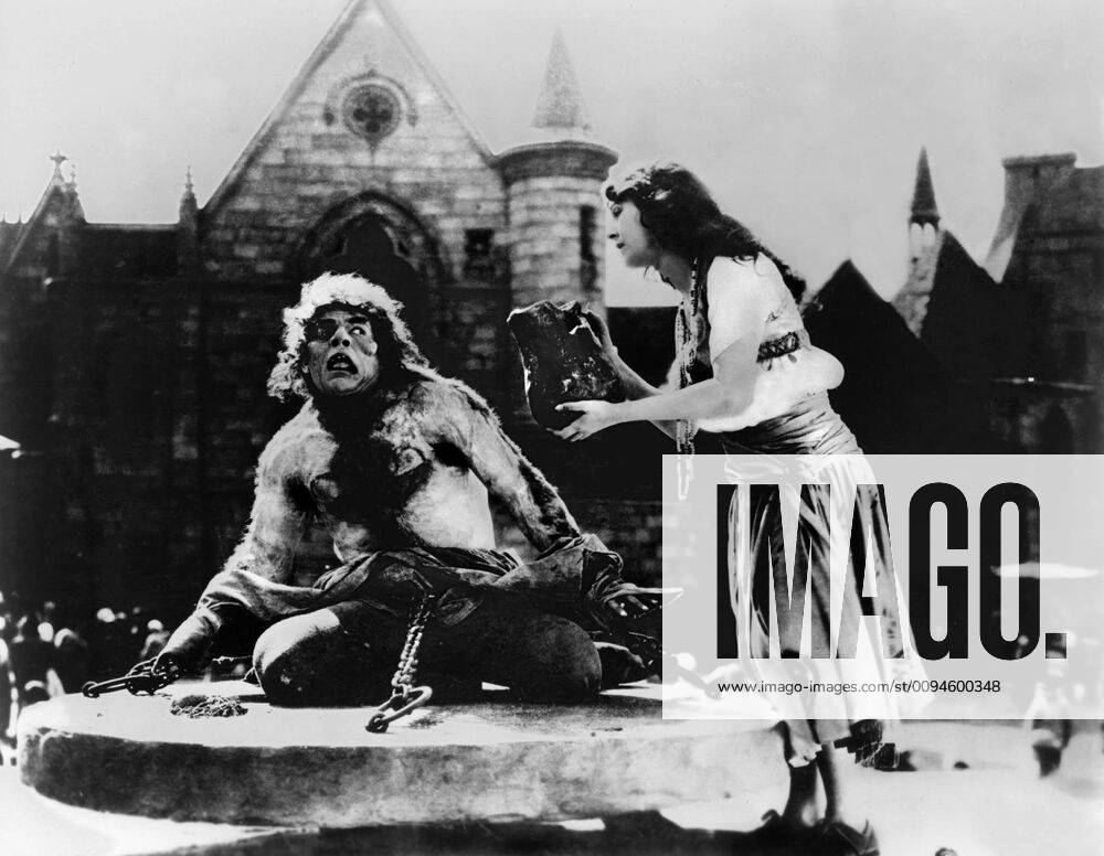 Lon Chaney & Patsy Ruth Miller Characters: Quasimodo & Esmeralda Film ...