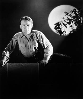 James Cagney Characters: Robert Emmett Bob Sharkey Film: 13 Rue ...