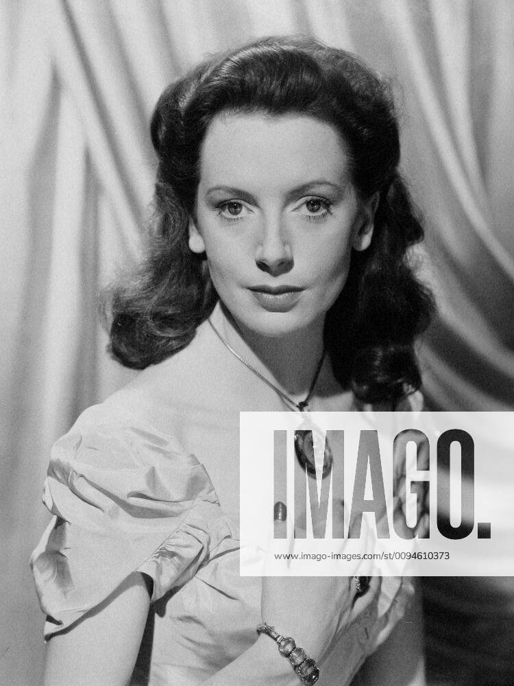 Deborah Kerr Characters: Bridie Quilty Film: I See A Dark Stranger ...