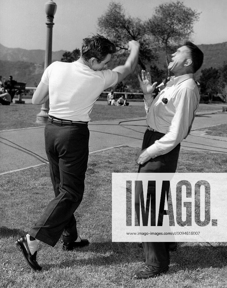 James Dean & Mushy Callahan Characters: Jim Stark & Film: Rebel Without ...