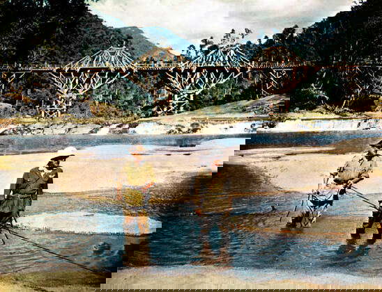 Alec Guinness, Sessue Hayakawa Characters: Col. Nicholson, Col. Saito ...