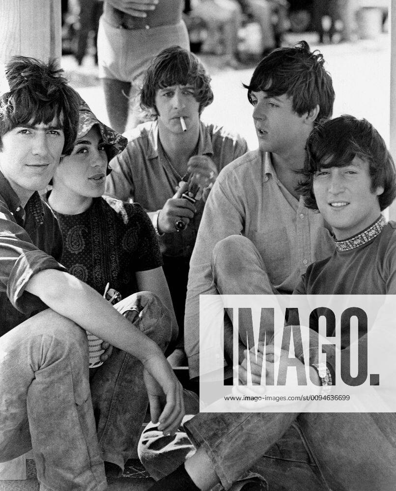 George Harrison, Eleanor Bron, Ringo Starr, Paul Mccartney & John ...