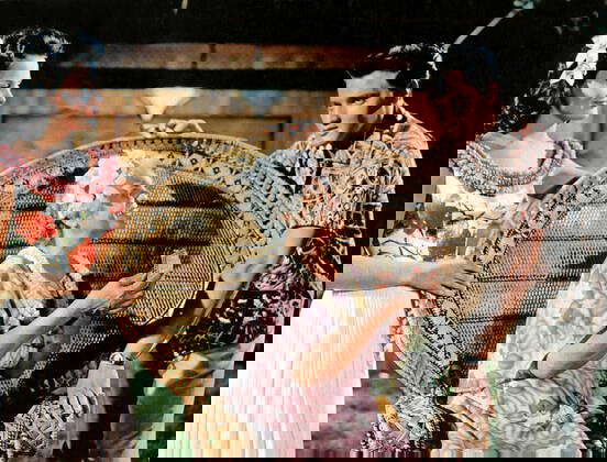 Joan Blackman & Elvis Presley Characters: Maile Duval & Chad Gates Film ...