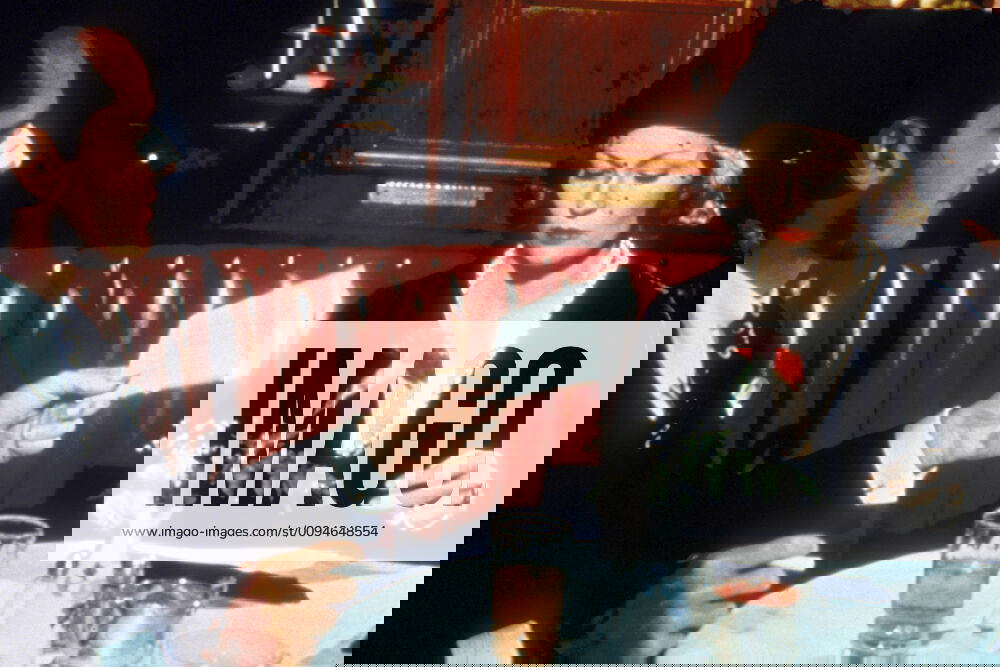 Jack Nicholson & Faye Dunaway Characters: J.J. Jake Gittes, Evelyn ...