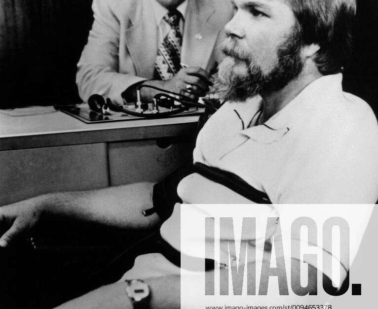 George Lutz Characters: George Lutz Film: The Amityville Horror (USA ...