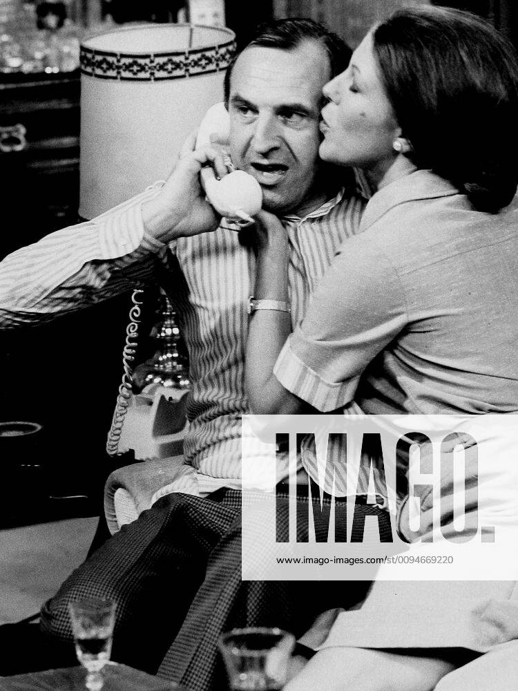 Leonard Rossiter, Sue Nicholls Characters: Reginald Perrin, Joan ...