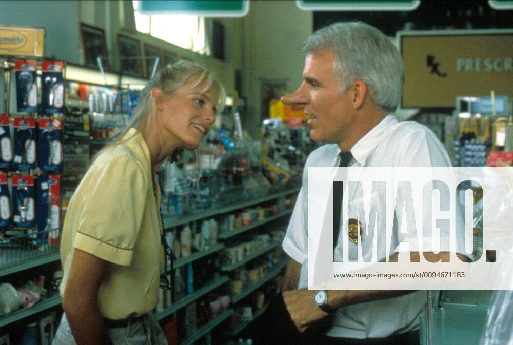 Daryl Hannah & Steve Martin Characters: Roxanne Kowalski & C.D. Charlie ...