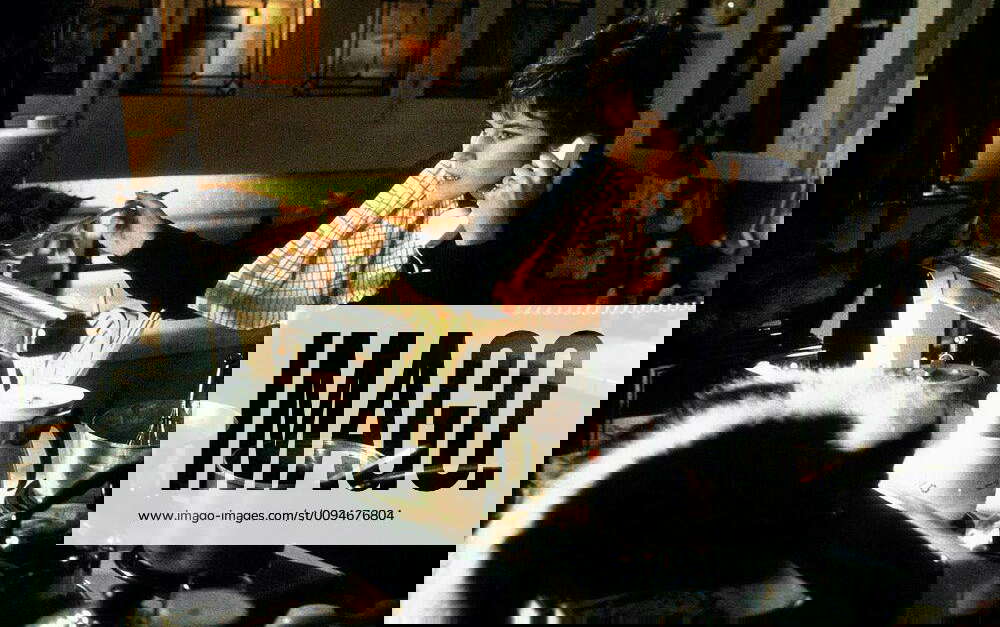 Ally Sheedy Characters: Stephanie Speck Film: Short Circuit (1987 ...