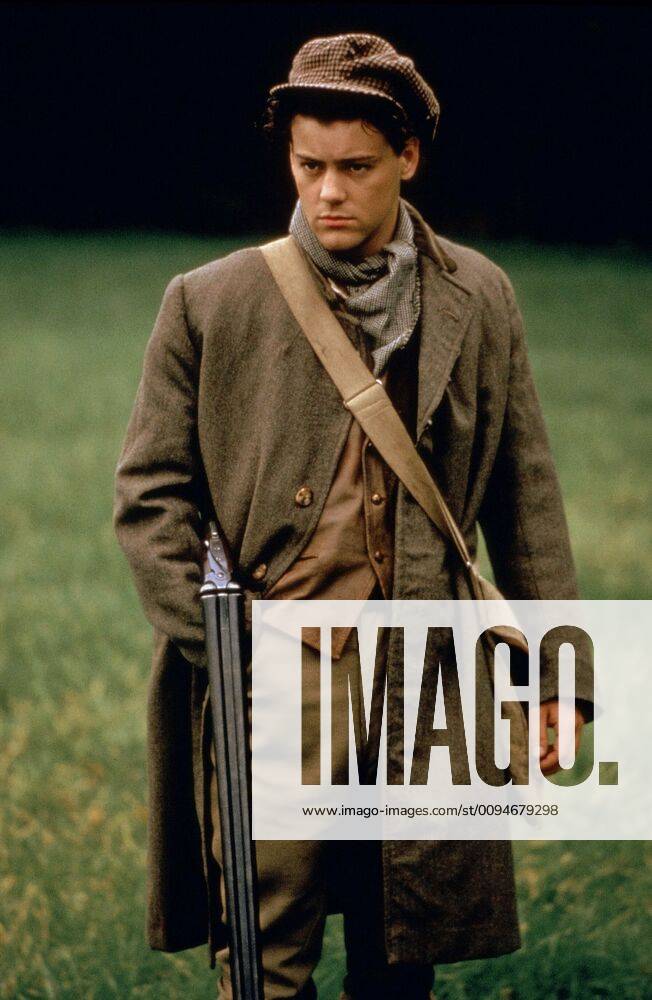 Rupert Graves Characters: Alec Scudder Film: Maurice (UK 1987) Director ...