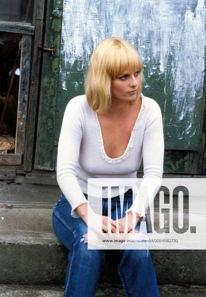 Lisa Blount Characters: Lynette Pomeroy Film: An Officer And A ...