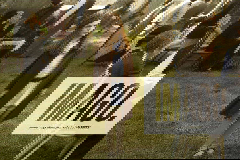 Elle Fanning Characters: Daisy - Age 7 Film: The Curious Case Of ...