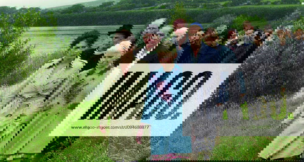 Carice Van Houten, Gary Lewis & Jenn Murray Characters: Jane Van Dopp ...