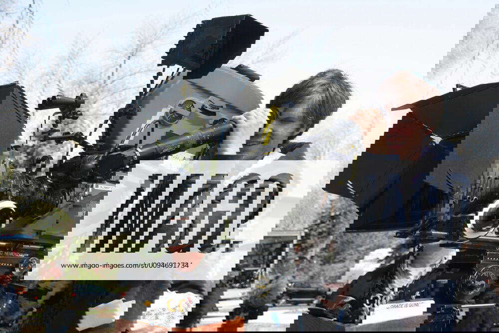 James C. Strouse Film: Grace Is Gone (USA 2007) Director: James C ...