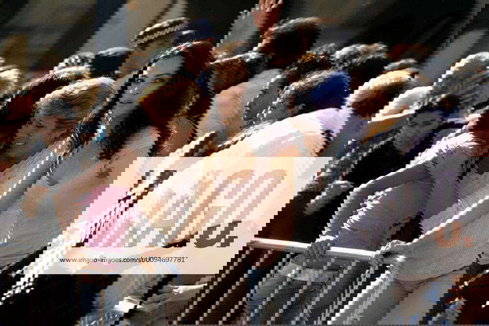 Ayelet Zurer Characters: Veronica Film: Vantage Point Director: Pete Travis 13 February