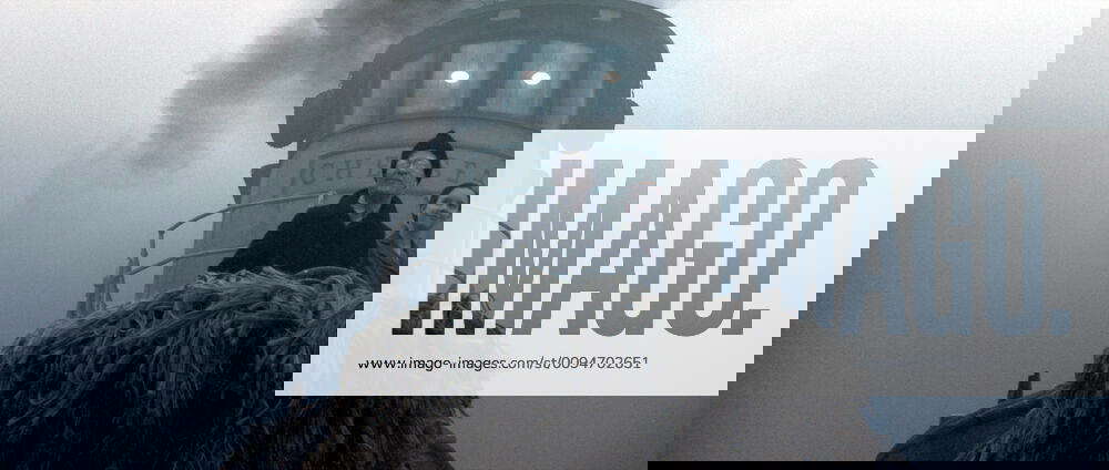 Brad Pitt & Madisen Beaty Characters: Benjamin Button & Daisy - Age 10 ...