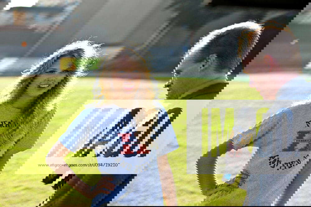 Taylor Swift Film: Valentine s Day (USA 2010) Director: Garry Marshall ...