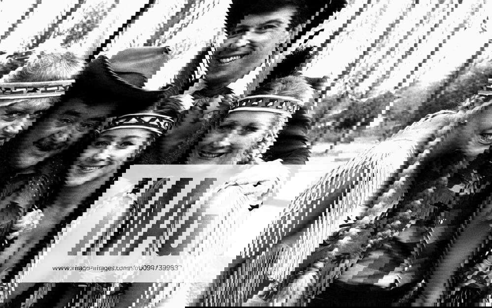 Nikki Kelly, Paul Shane, Susan Beagley, Jeffrey Holland & Rikki Howard ...