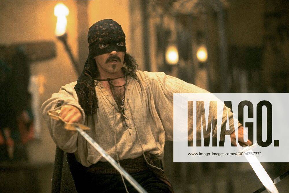Antonio Banderas Characters: Alejandro Murrieta Film: The Mask Of Zorro ...