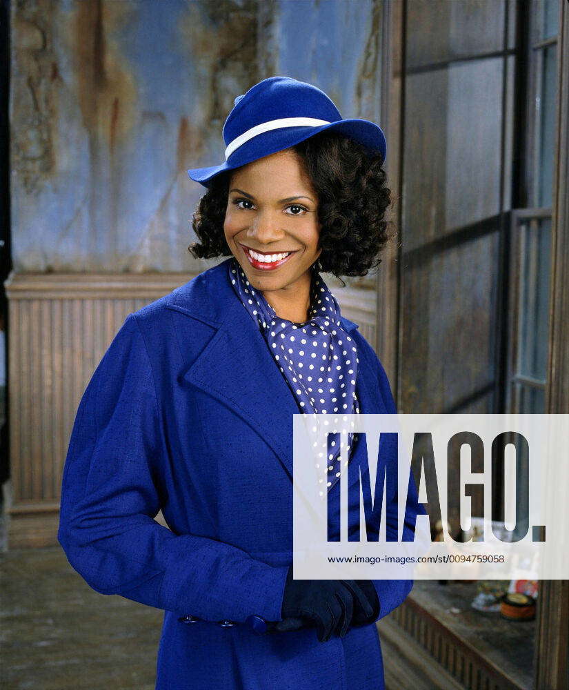 Audra Mcdonald Characters: Miss Grace Farrell Television: Annie (1999 ...