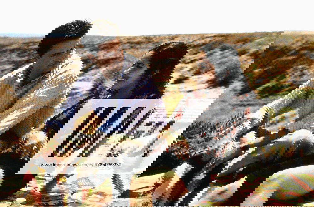 Matthew Perry & Salma Hayek Characters: Alex Whitman & Isabel Fuentes ...