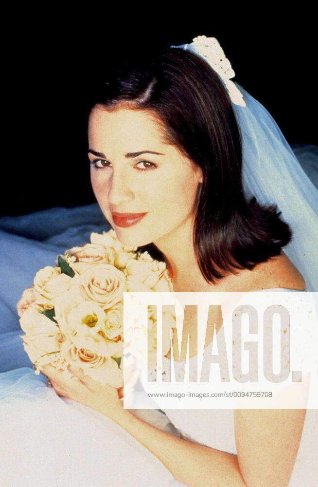 Paula Marshall Characters: Molly De Mora Film: That Old Feeling (1997 ...