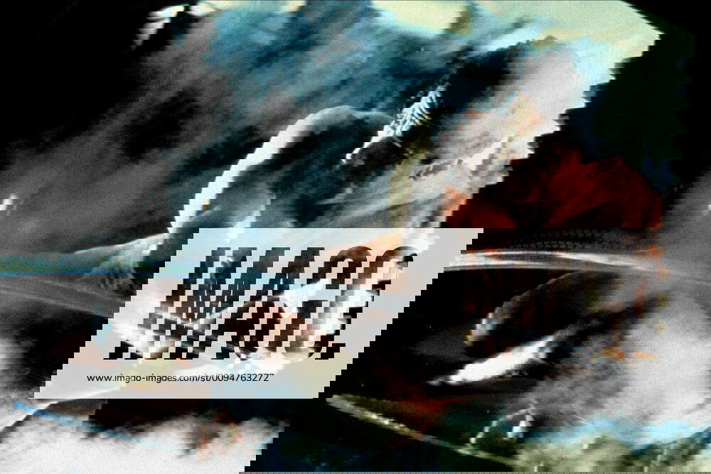 Sylvester Stallone Characters: John Spartan Film: Demolition Man (1993 ...