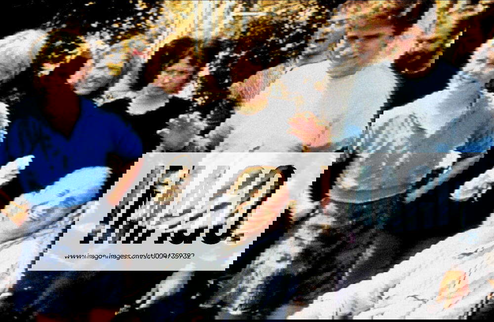 Group Scene Film: The Idiots; Idioterne Dk S Nl Fr E It 1990, Director ...