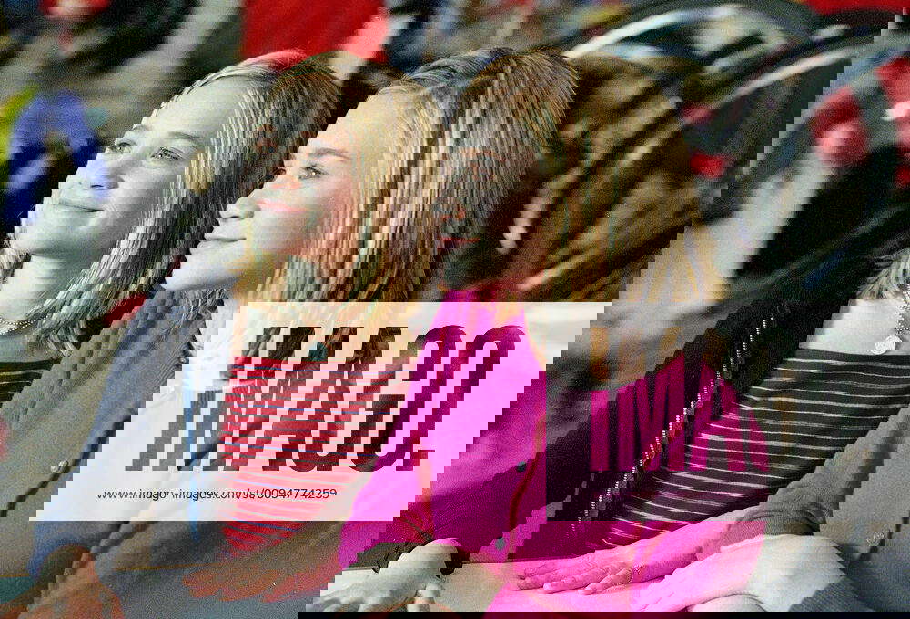 Mary-Kate Olsen & Ashley Olsen Characters: Samantha Sam Stanton, Emma Stanton Film: Switching Goals