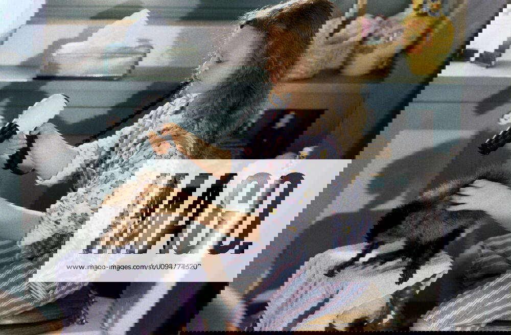 Thora Birch & Finster Characters: Eva, Dodger Film: Monkey Trouble ...