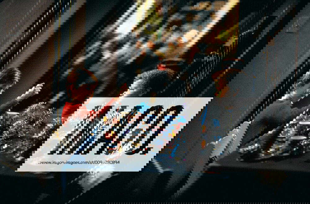 Haley Joel Osment & Jeffrey Zubernis Characters: Cole Sear & Bobby Film ...