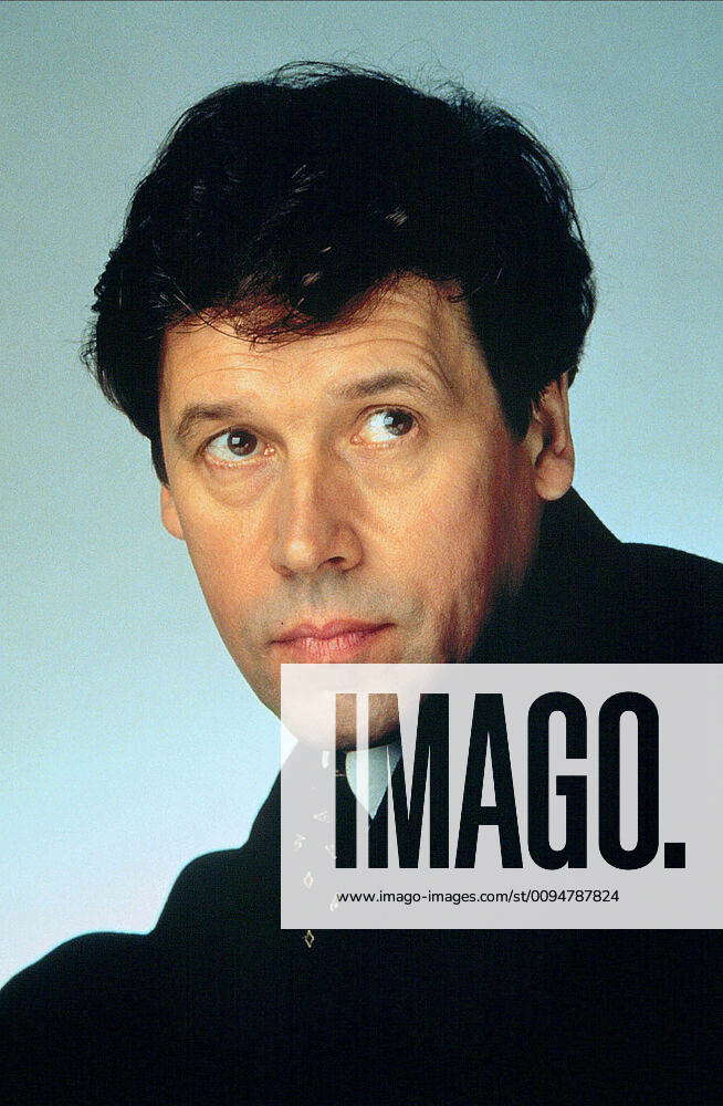 Stephen Rea Characters: Ned Broy Film: Michael Collins (USA UK IRL 1996 ...