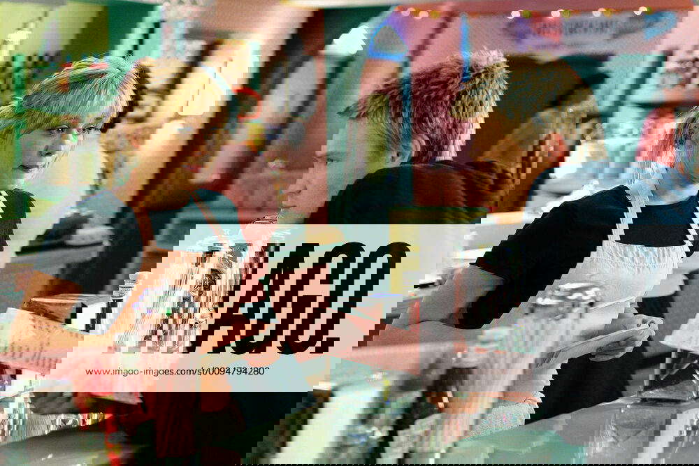 Hilary Duff & Chad Michael Murray Characters: Sam Montgomery & Austin ...