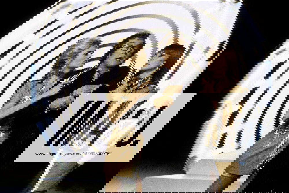 Michael Caine Characters: Nigel Powers Film: Austin Powers In ...