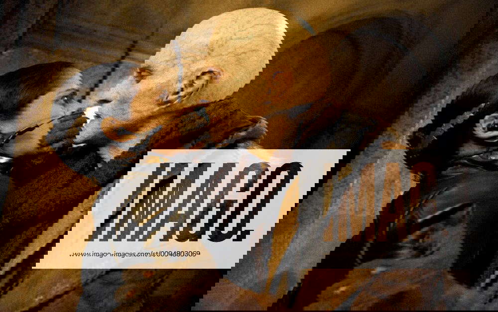 Leonor Varela & Luke Goss Characters: Nyssa & Nomak Film: Blade Ii ...