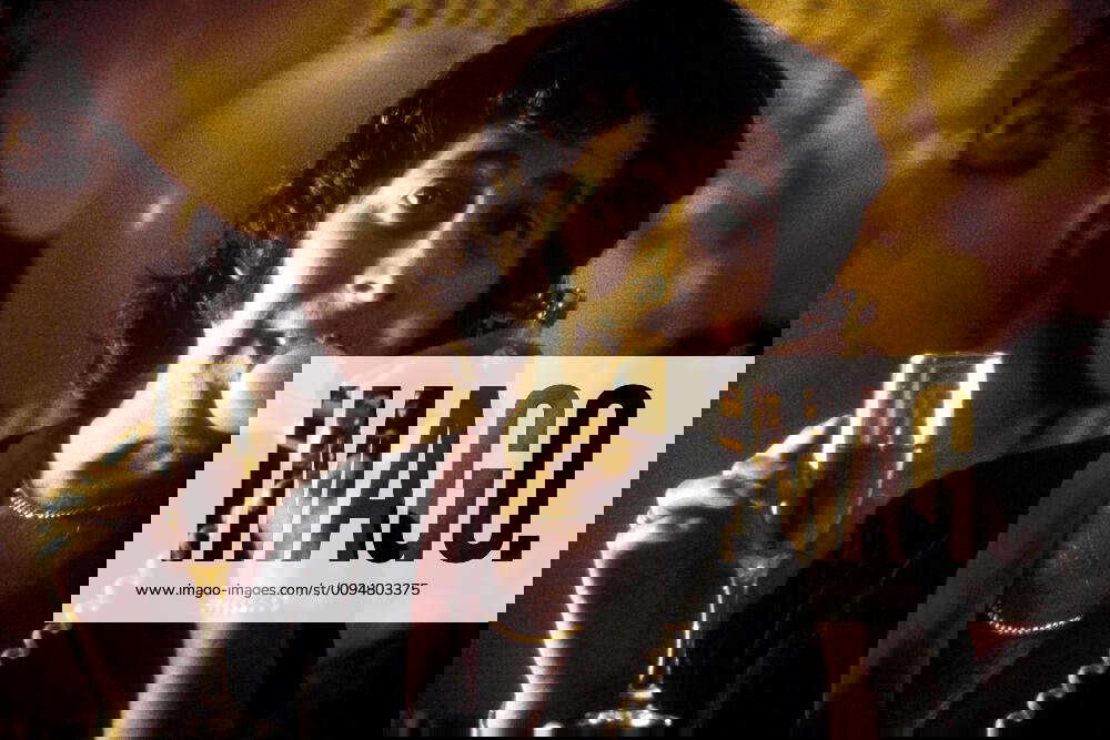 Paul Reubens Characters: Derek Foreal Film: Blow (USA 2001) Director ...