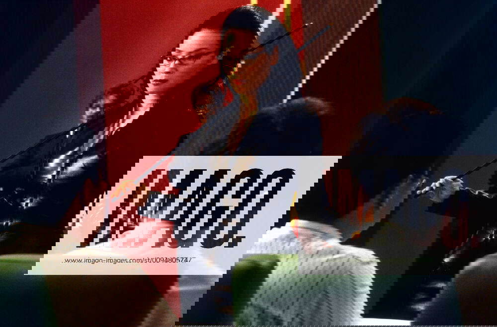 Lucy Liu Characters: Alex Munday Film: Charlie S Angels (USA DE 2000 ...